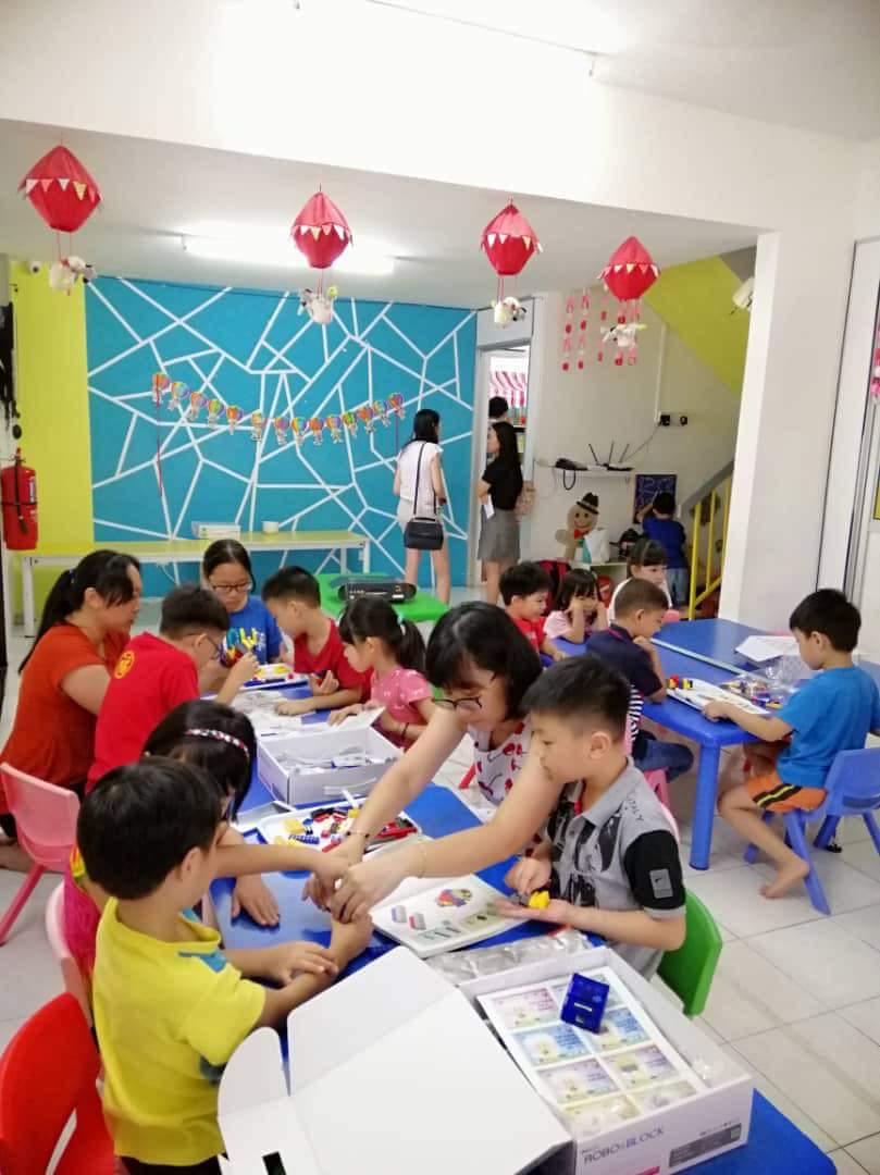 RoboRobo Education | The Learning Kingdom Education